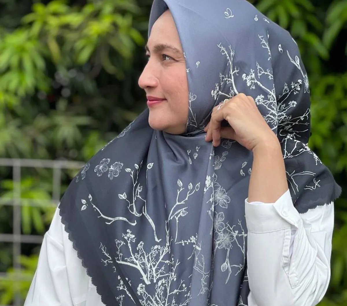 Potret Sarah Amalia Eks Istri Ariel Noah, Kini Kenakan Hijab Makin ...