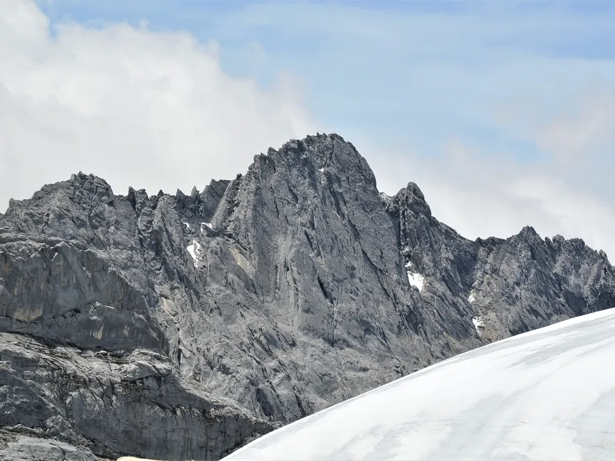 Deretan 7 Titik Puncak di Indonesia, Apa Saja?