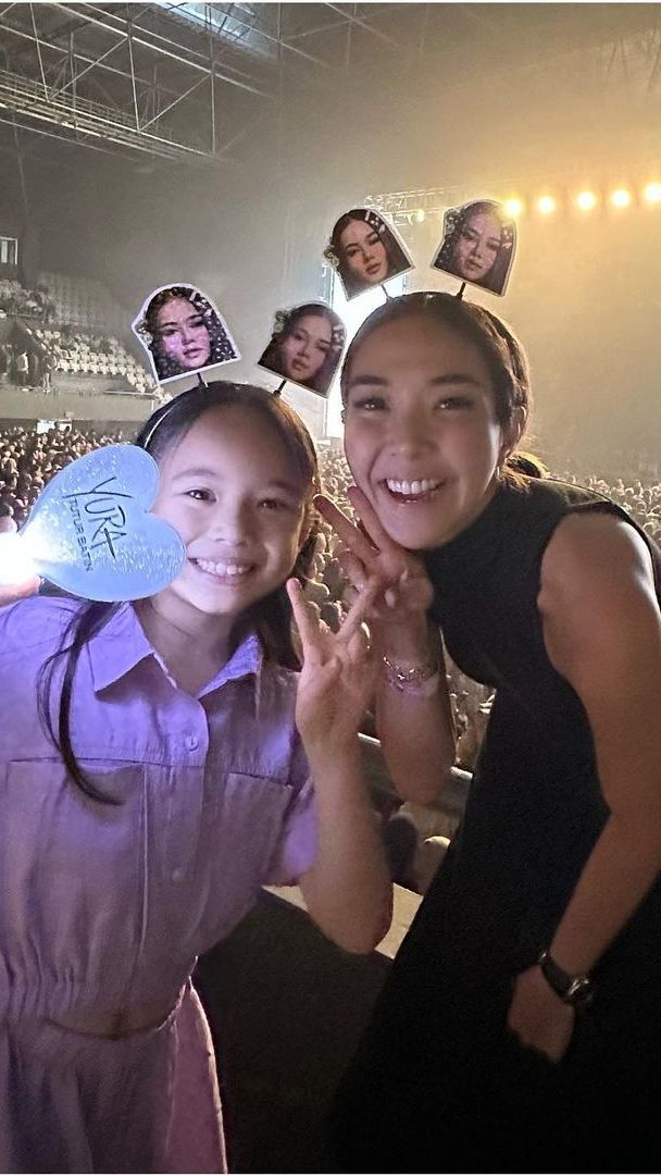 Potret Gading Marten dan Gisel Anastasia Ajak Gempi Nonton Konser Yura Yunita, Kompak Banget