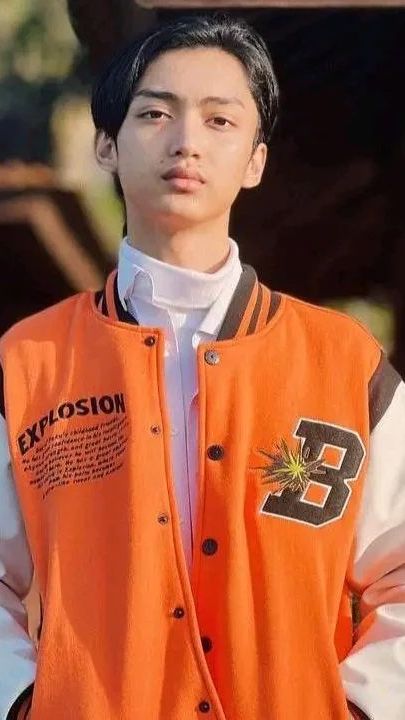 Potret Gus Azmi, Vokalis Grup Selawat Ponpes Probolinggo Suaranya ...