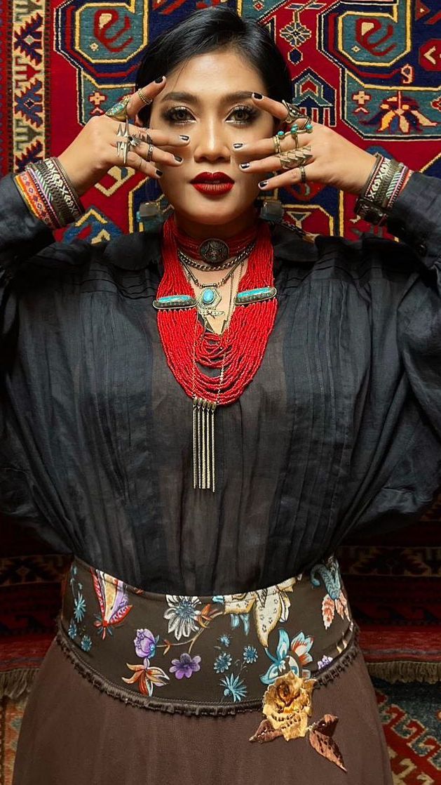 Di Usia 44, Penampilan Erie Suzan Cantik dan Awet Muda