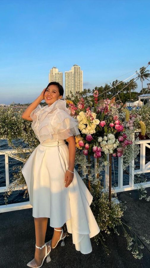 Di Usia 44, Penampilan Erie Suzan Cantik dan Awet Muda