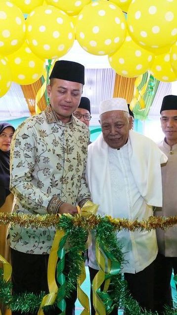 Penuh Kehangatan, Potret Musa Rajekshah Resmikan Gedung Yayasan ...