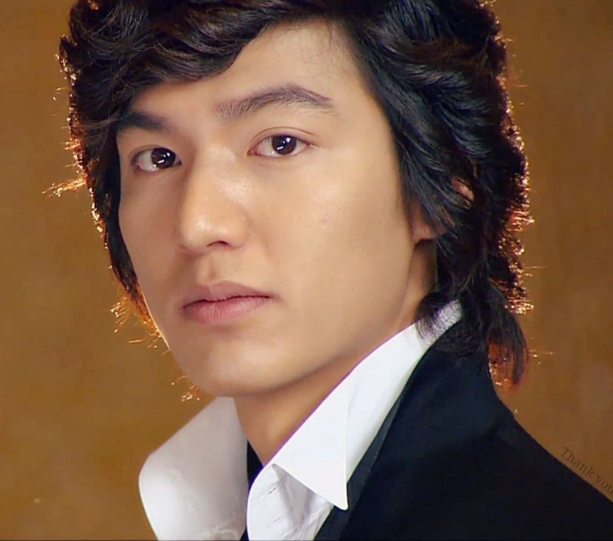 Masuk Usia 36 Tahun, Lee Min Ho Kebanjiran Kado Ulang Tahun