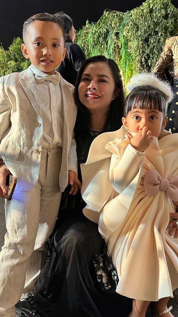 Hobi Hang Out Bareng Cucu, Intip Momen Viens Tasman Bersama Xabiru dan ...