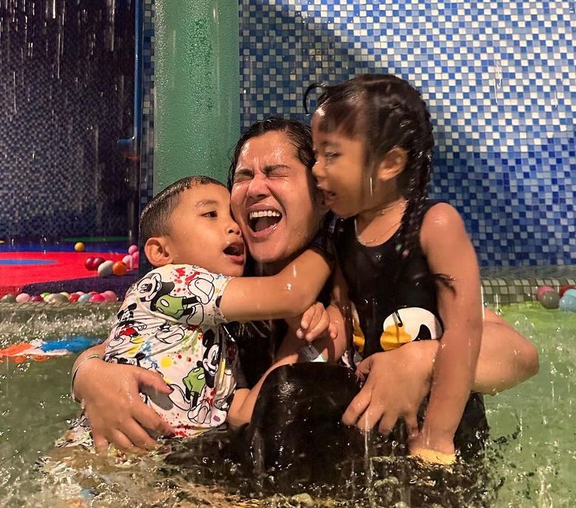 Hobi Hang Out Bareng Cucu, Intip Momen Viens Tasman Bersama Xabiru dan ...