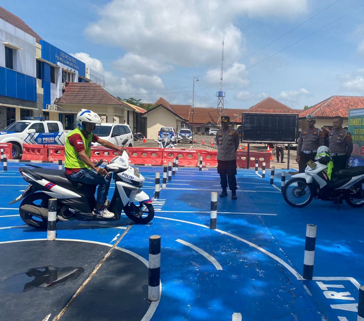 Ujian Praktik SIM Disebut Seperti Latihan Sirkus, Polda DIY Ajukan ... Ujian Praktik SIM Disebut Seperti Latihan Sirkus, Polda DIY Ajukan ...