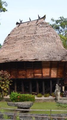 Mengenal Omo Hada Laraga, Rumah Adat dari Nias Berbentuk Oval