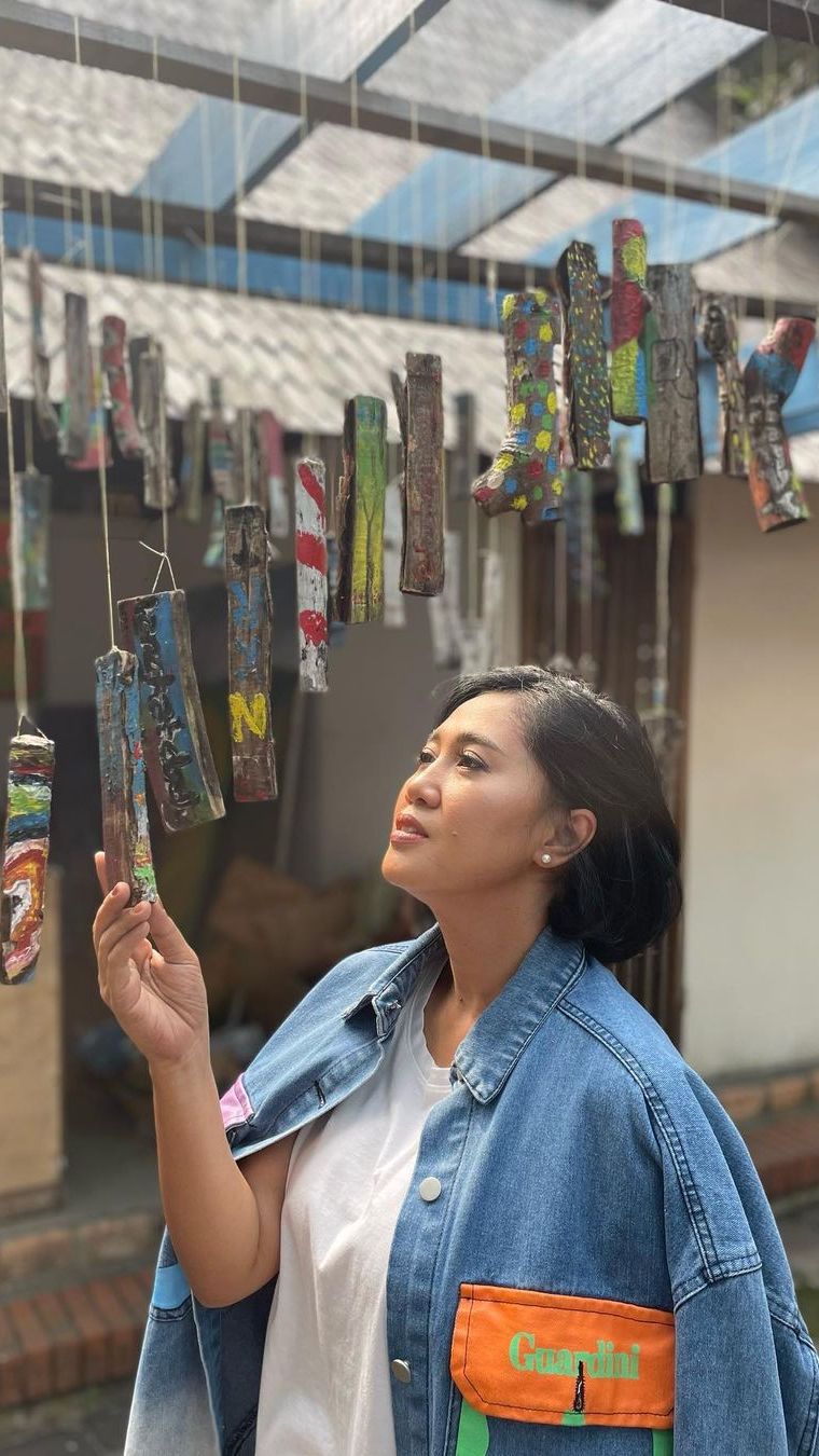 Masih Eksis dan Awet Muda di Usia 44 Tahun, Intip Potret Terbaru Erie Suzan