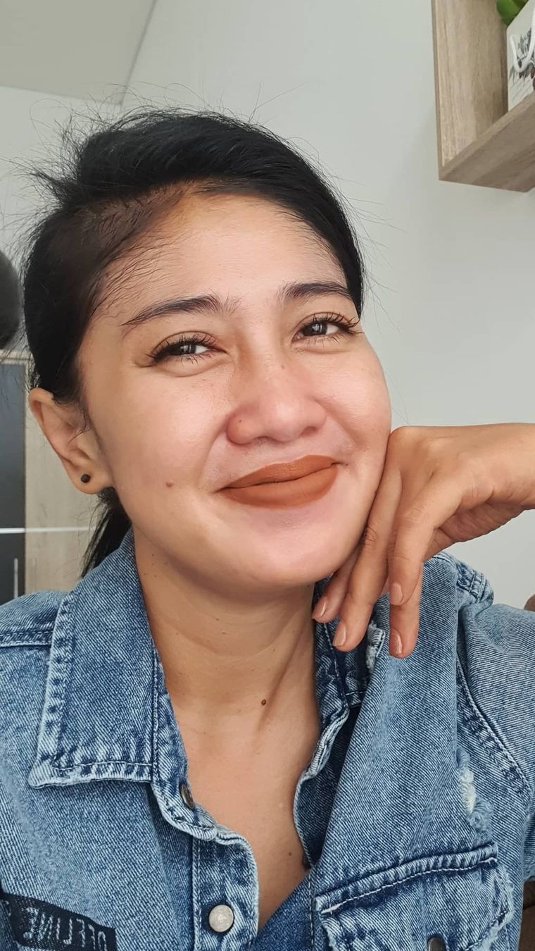 Masih Eksis dan Awet Muda di Usia 44 Tahun, Intip Potret Terbaru Erie Suzan