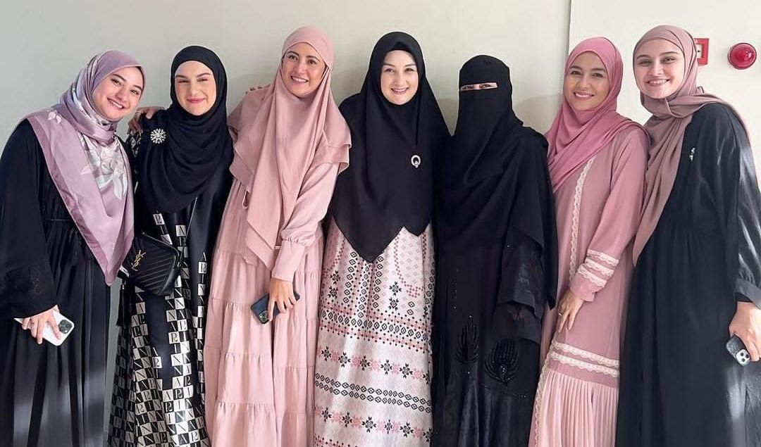 Cantik Berhijab, Potret Terbaru Mona Ratuliu saat Ikut Kajian Bareng ...