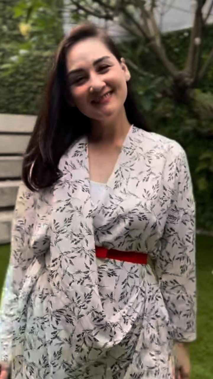 Cantik Berhijab, Potret Terbaru Mona Ratuliu saat Ikut Kajian Bareng Ummi Pipik Bikin Pangling