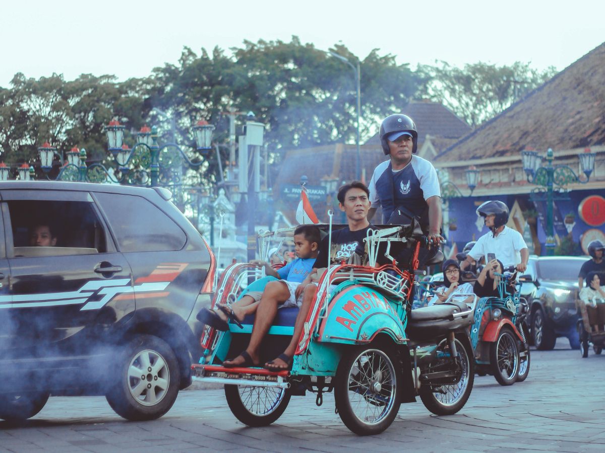 20 Quotes Bijak Lucu Bahasa Jawa dan Artinya, Menghibur dan Bikin Ngakak