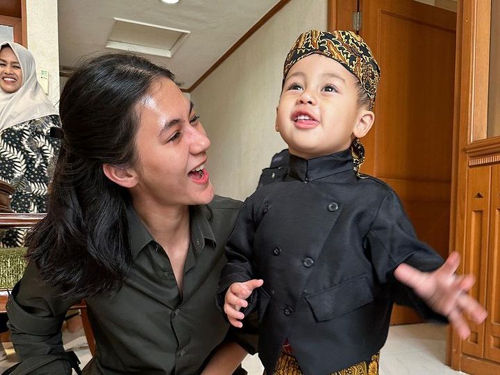 Lucu! 10 Potret Kiano dan Kenzo Anak Baim Wong Kenakan Pakaian Tradisional, Penampilannya Bak ...
