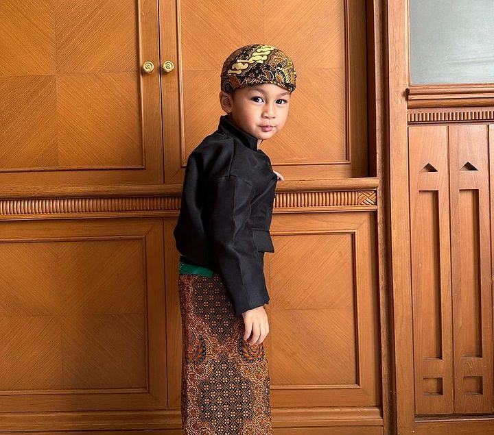 Lucu! 10 Potret Kiano dan Kenzo Anak Baim Wong Kenakan Pakaian ...