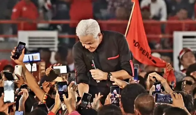 Membaca Simbol Politik, Kemana Arah Dukungan Jokowi? | merdeka.com