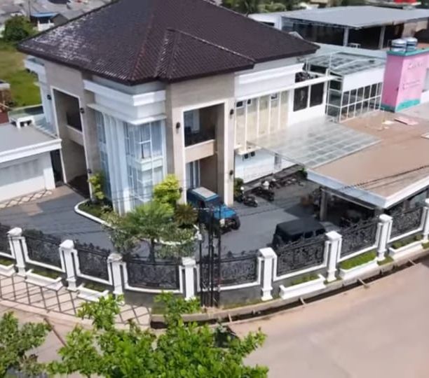 10 Potret Rumah Melvhina Pengusaha Tajir asal Palembang, Luasnya 1000 ...