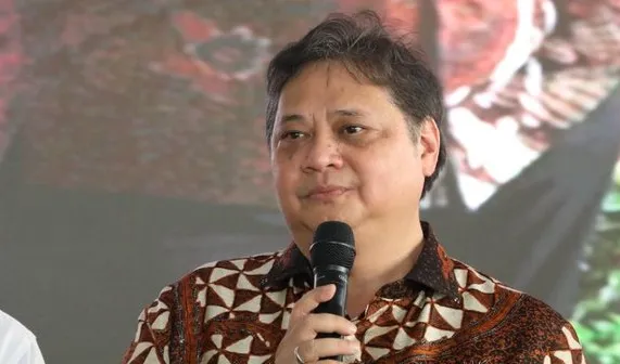 Bawa Bekal Makan Siang, Airlangga Pastikan Hadiri Pemeriksaan Kejagung ... Bawa Bekal Makan Siang, Airlangga Pastikan Hadiri Pemeriksaan Kejagung ...