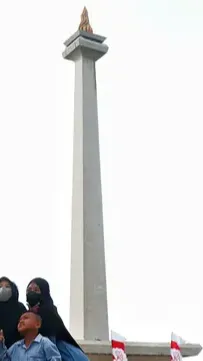 Ini Sosok Penyumbang Puncak Emas Terbesar Senilai 28 Kg, Pengusaha ...