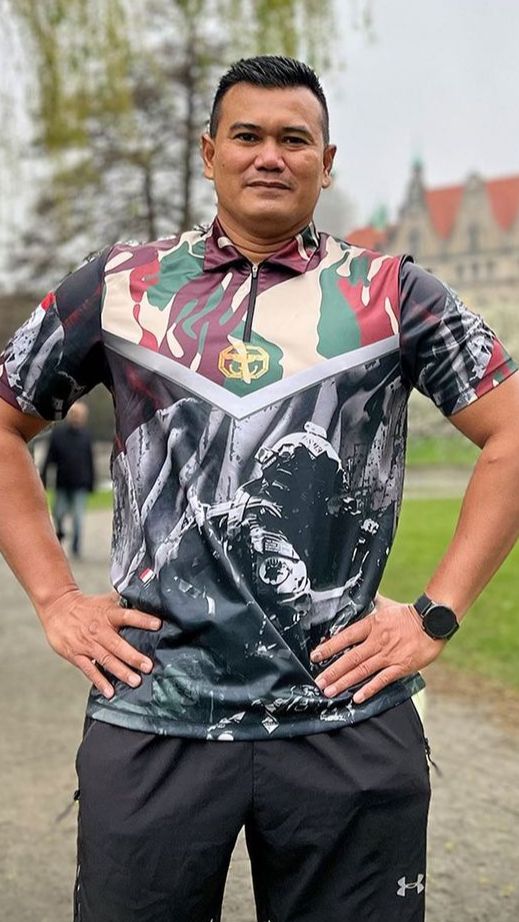 Paspampres Postur Tertinggi dan Gagah Foto sama Kapolri, Sama-Sama Jago Judo