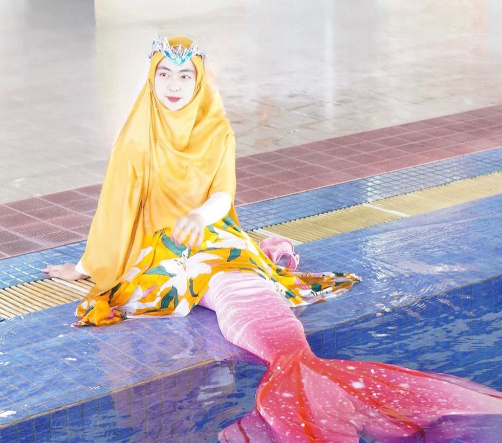 Sama-Sama Jadi Mermaid, Intip Adu Gaya Ria Ricis dan dr. Shindy Putri