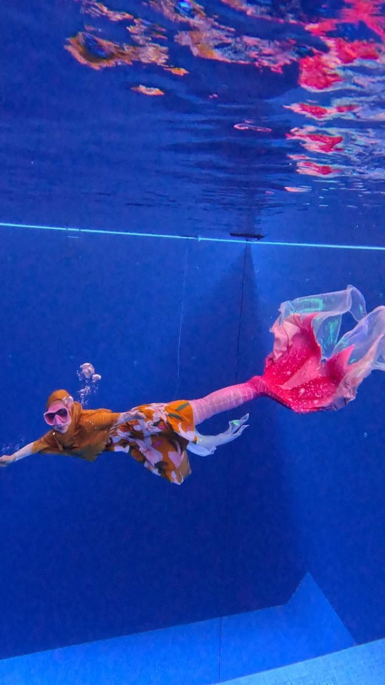 Sama-Sama Jadi Mermaid, Intip Adu Gaya Ria Ricis dan dr. Shindy Putri