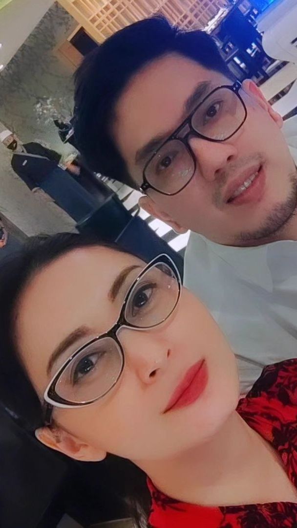 Della Puspita Pamer Kemesraan Bareng Suami Baru, Begini Potretnya Della Puspita Pamer Kemesraan Bareng Suami Baru, Begini Potretnya