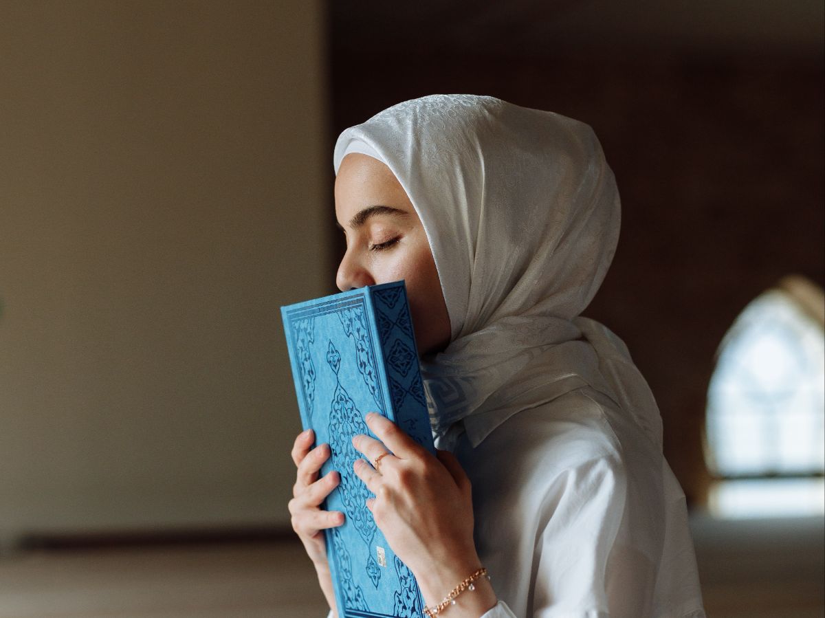 30 Kata-kata Mutiara buat Istri Solehah, Romantis dan Menyentuh Hati 30 Kata-kata Mutiara buat Istri Solehah, Romantis dan Menyentuh Hati