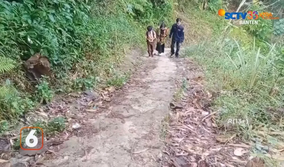 Guru di Pelosok Lebak Ini 30 Tahun Jalan Kaki untuk Mengajar, Pernah ...