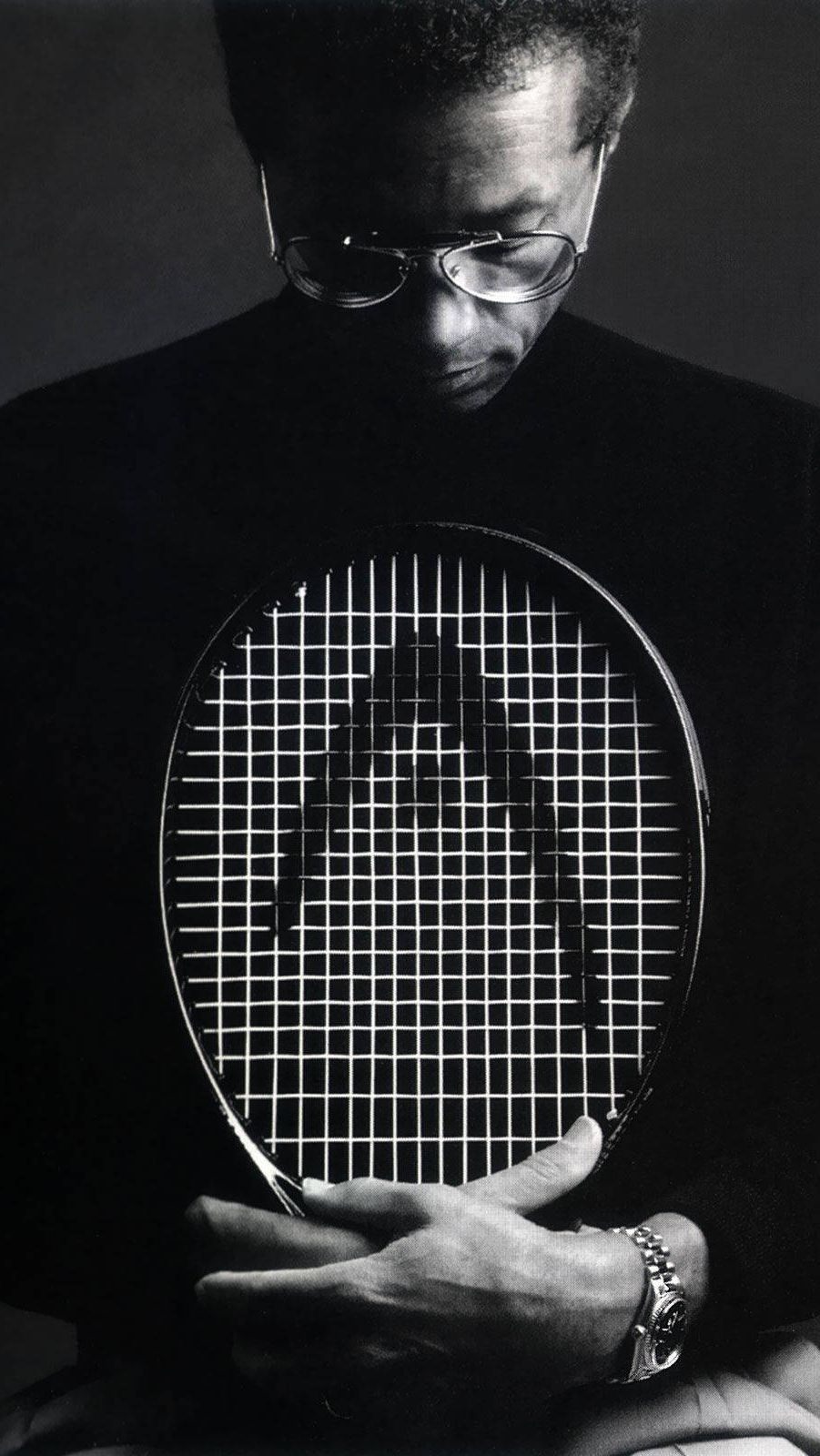 Sejarah 5 Juli 1975: Arthur Ashe Menjadi Orang Kulit Hitam Pertama yang ...