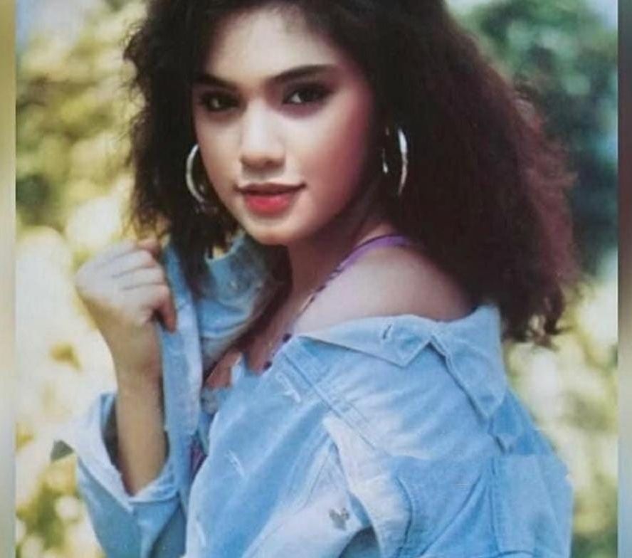 Tak Ada Callingan Syuting, Anna Shirley Jualan Tahu Sumedang di Pinggir ...