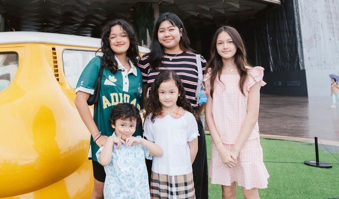 Potret Cantik Elea Anak Ussy & Andhika Liburan di Hong Kong, 'Inces ... Potret Cantik Elea Anak Ussy & Andhika Liburan di Hong Kong, 'Inces ...