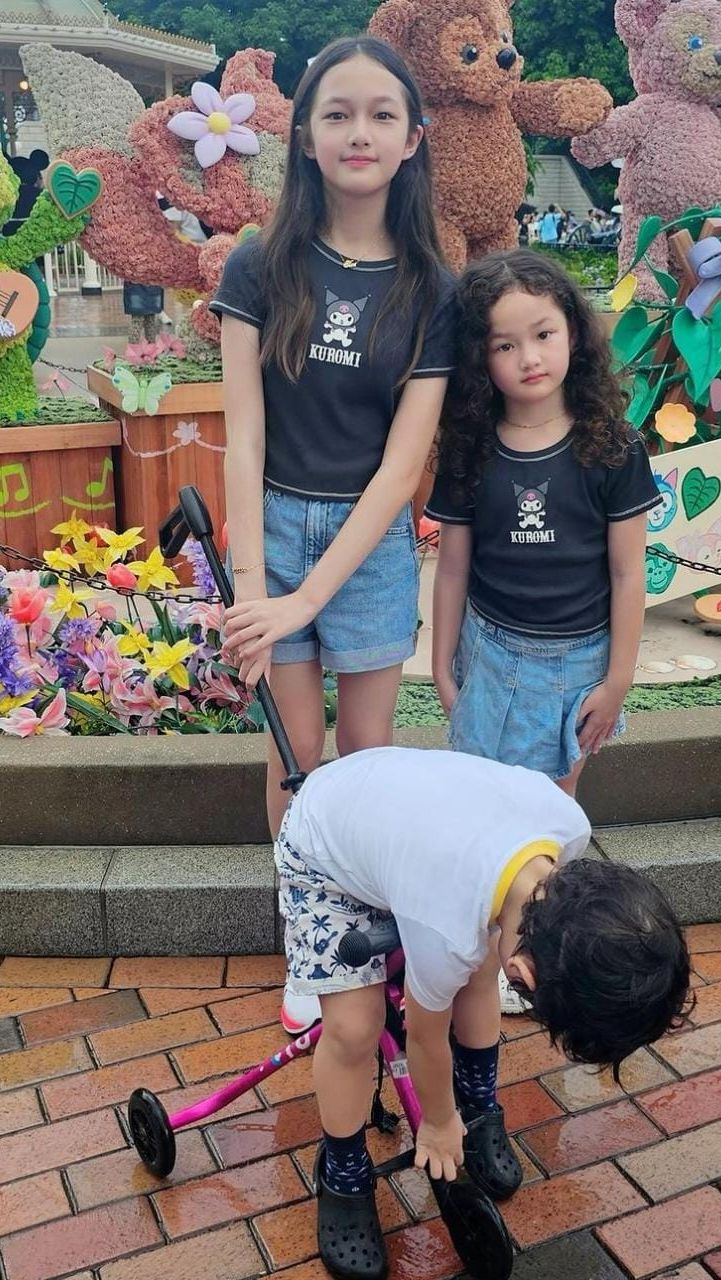 Potret Cantik Elea Anak Ussy & Andhika Liburan di Hong Kong, 'Inces ... Potret Cantik Elea Anak Ussy & Andhika Liburan di Hong Kong, 'Inces ...