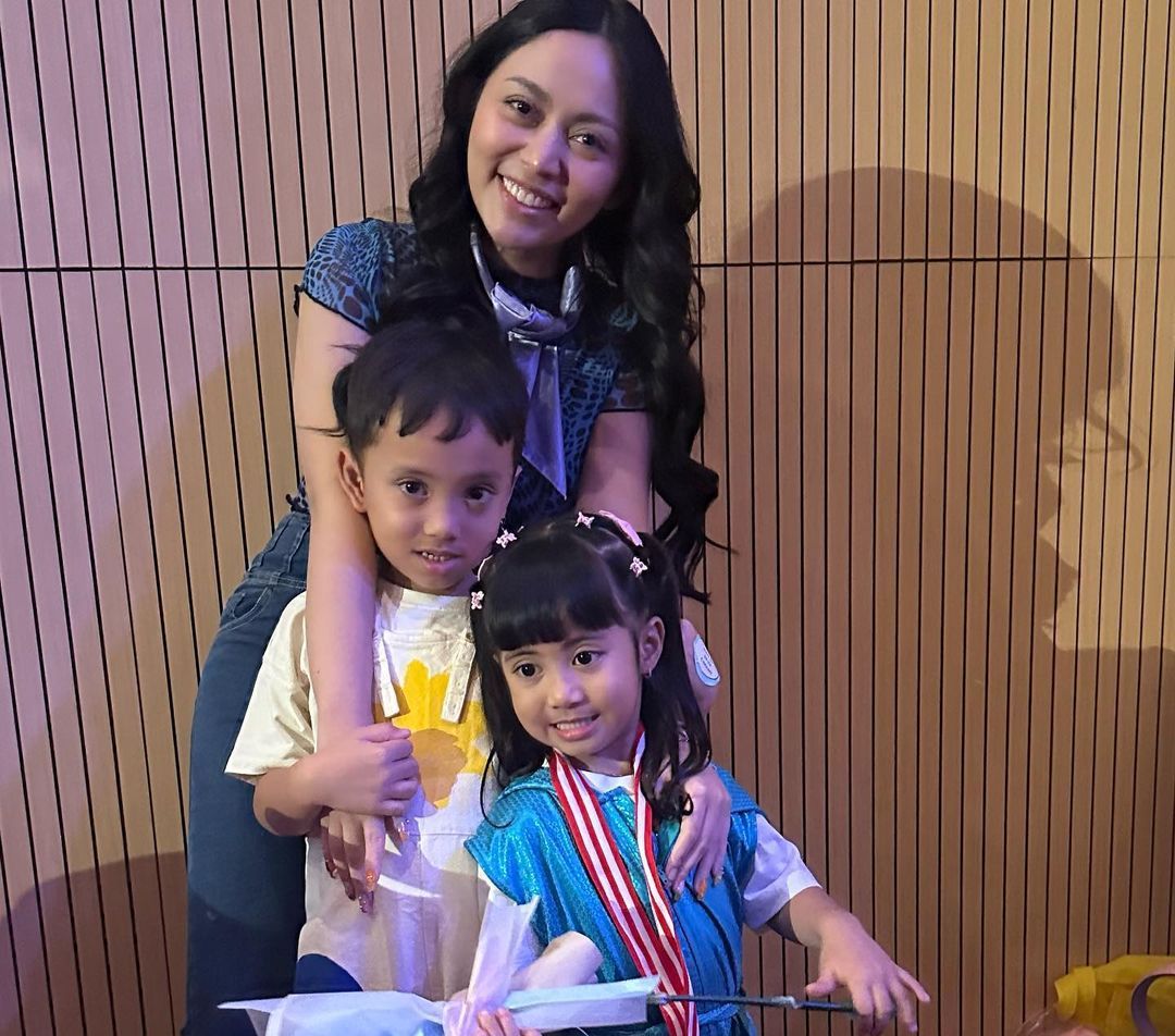 Dihadiri Niko Al Hakim dan Rachel Vennya, Intip Serunya Momen Wisuda Xabiru