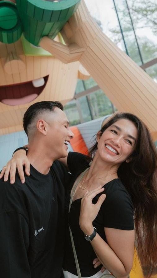 Papa Ganteng Idaman, Potret Andhika Pratama Liburan di Hong Kong yang Ganteng dan Kece Abis