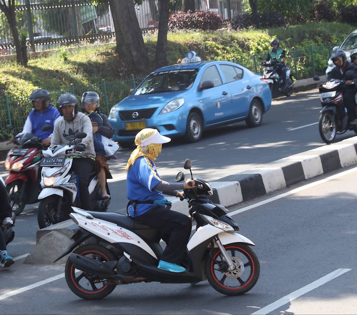 Hidup dari Uang Recehan di Putaran Jalan Hidup dari Uang Recehan di Putaran Jalan