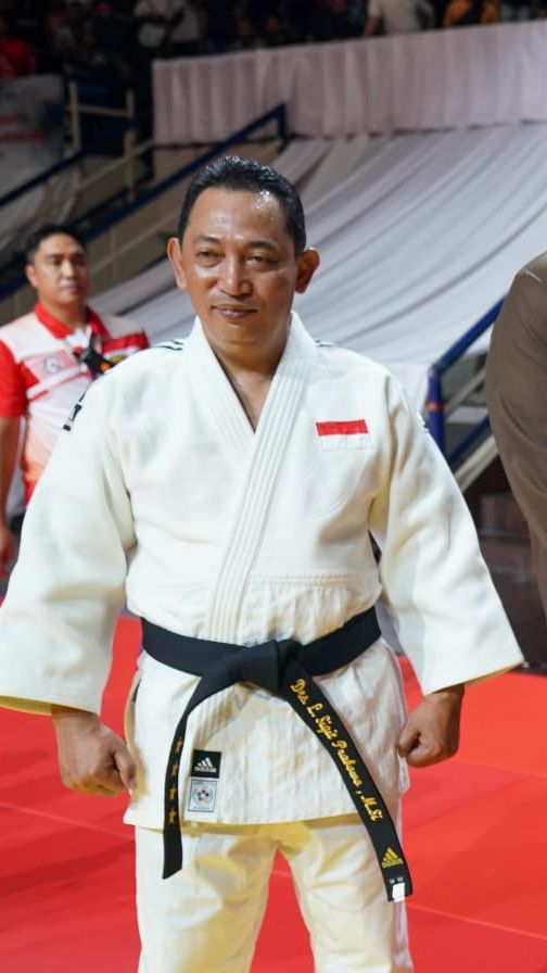 Gagah Perkasa, Kapolri Jenderal Sigit Banting Atlet Judo Dua Kali ...