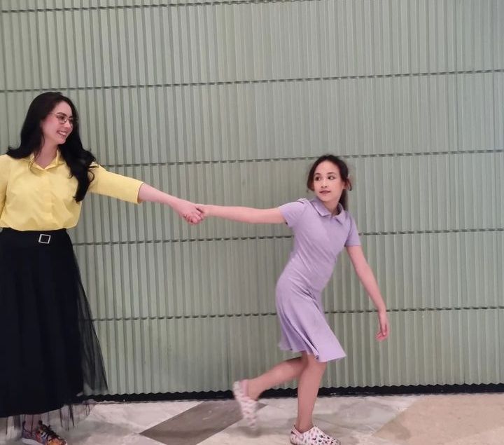 Cantik! 10 Potret Keisha Anak Arumi Bachsin yang Beranjak Remaja, Mirip ...