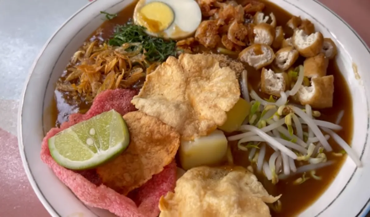 Mengunjungi Warung Gorengan Metal, Kuliner Hidden Gem di Medan Sejak ...