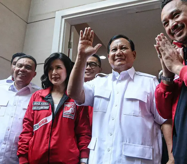 Momen Prabowo Bareng Gibran Hadiri Hari Veteran Nasional Momen Prabowo Bareng Gibran Hadiri Hari Veteran Nasional