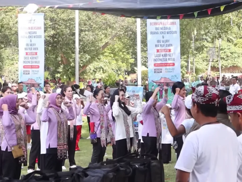 Potret Cantik Arumi Bachsin Dampingi Ibu Negara saat Agenda Dinas di ...