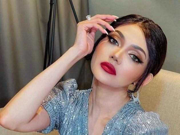 Setelah 4 Tahun Menikah, Rina Nose Menegaskan Bahwa Tidak Mengikuti ...