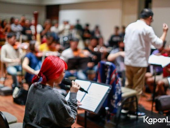 Potret Isyana Sarasvati yang Cantik dengan Busana Merah saat Latihan ...