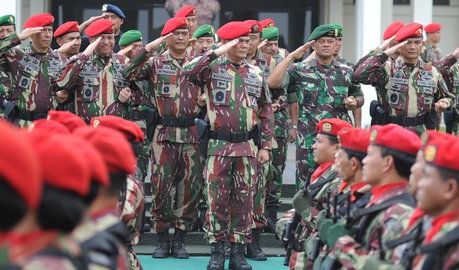 Potret Ayah & Anak Sama-sama Anggota Pasukan Elite, Ayahnya Kopassus Anaknya Brimob | merdeka.com