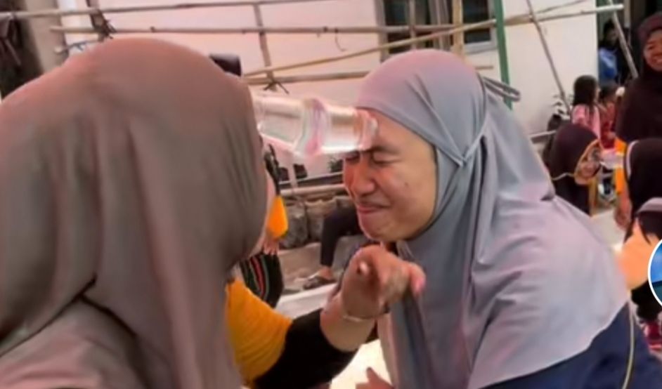 Deretan Aksi Kocak Emak-emak Lomba 17-an, Sukses Bikin Ngakak Deretan Aksi Kocak Emak-emak Lomba 17-an, Sukses Bikin Ngakak