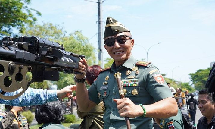 Potret Jenderal TNI Nostalgia Tahun 90 Naik Trail 'Nyoba Tipis-Tipis'
