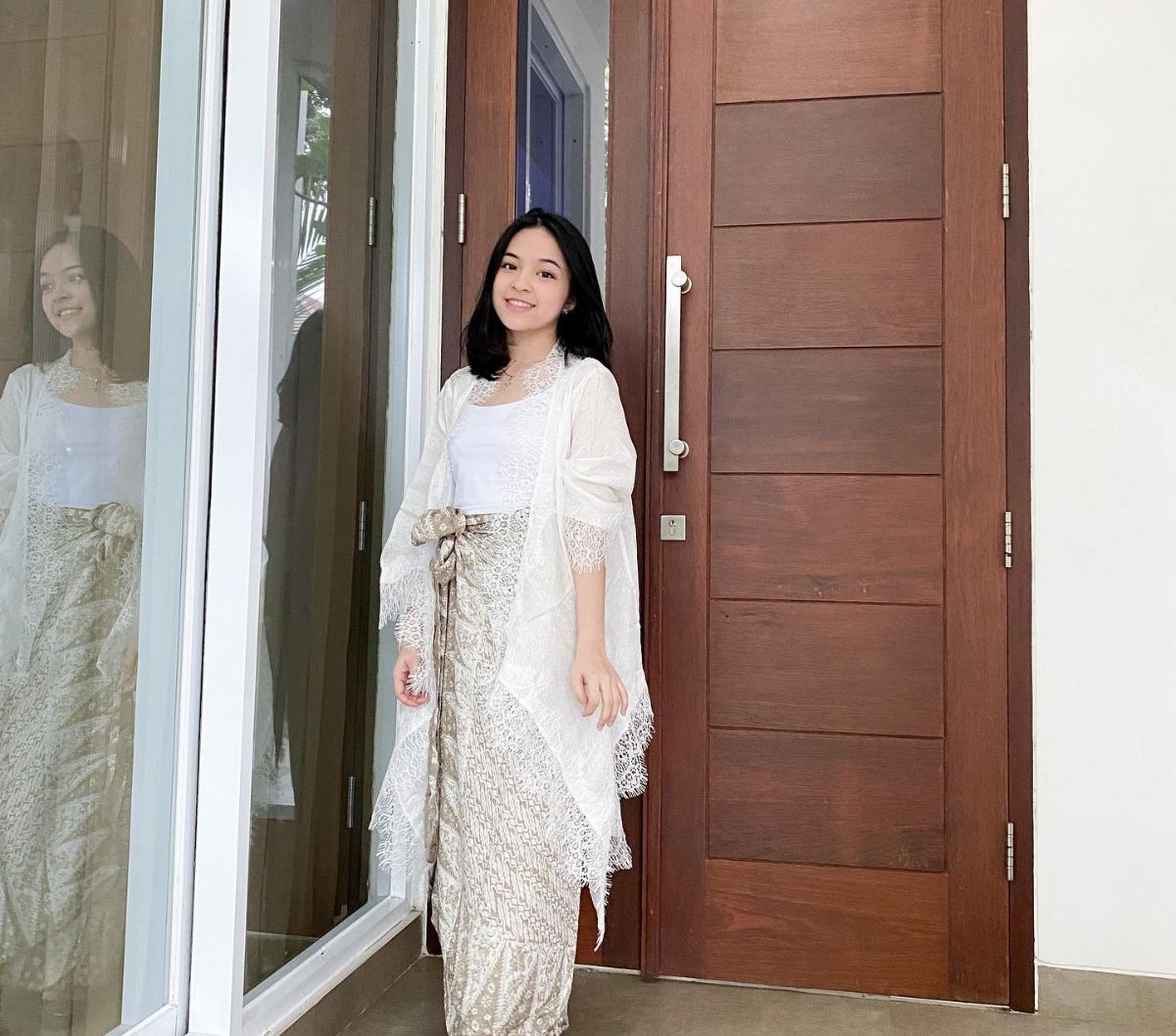 7 Potret Eca Aura yang Kocak Abis, Dianggap Netizen Kakak-Adik dengan ...