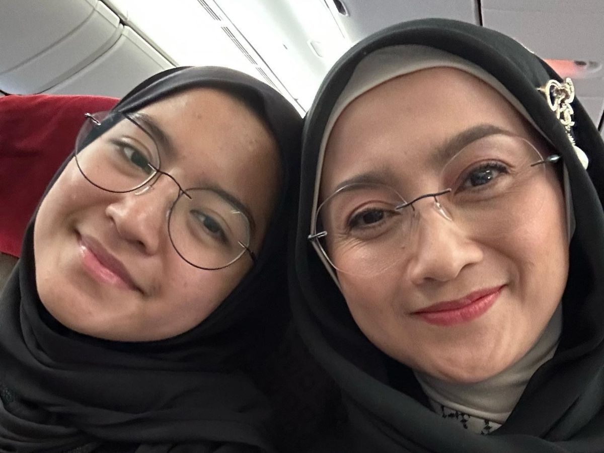 Bak Anak Kembar, Potret Desy Ratnasari dengan Sang Putri 11-12