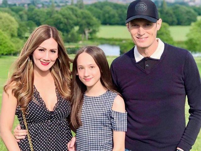 Blasteran Inggris-Jawa, Intip Potret Laura Moane bareng Keluarga