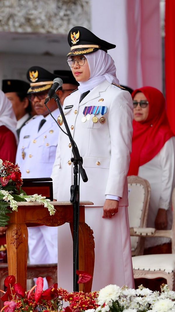 Meski Diguyur Hujan, Upacara HUT ke-78 RI di Banyuwangi Berlangsung Khidmat